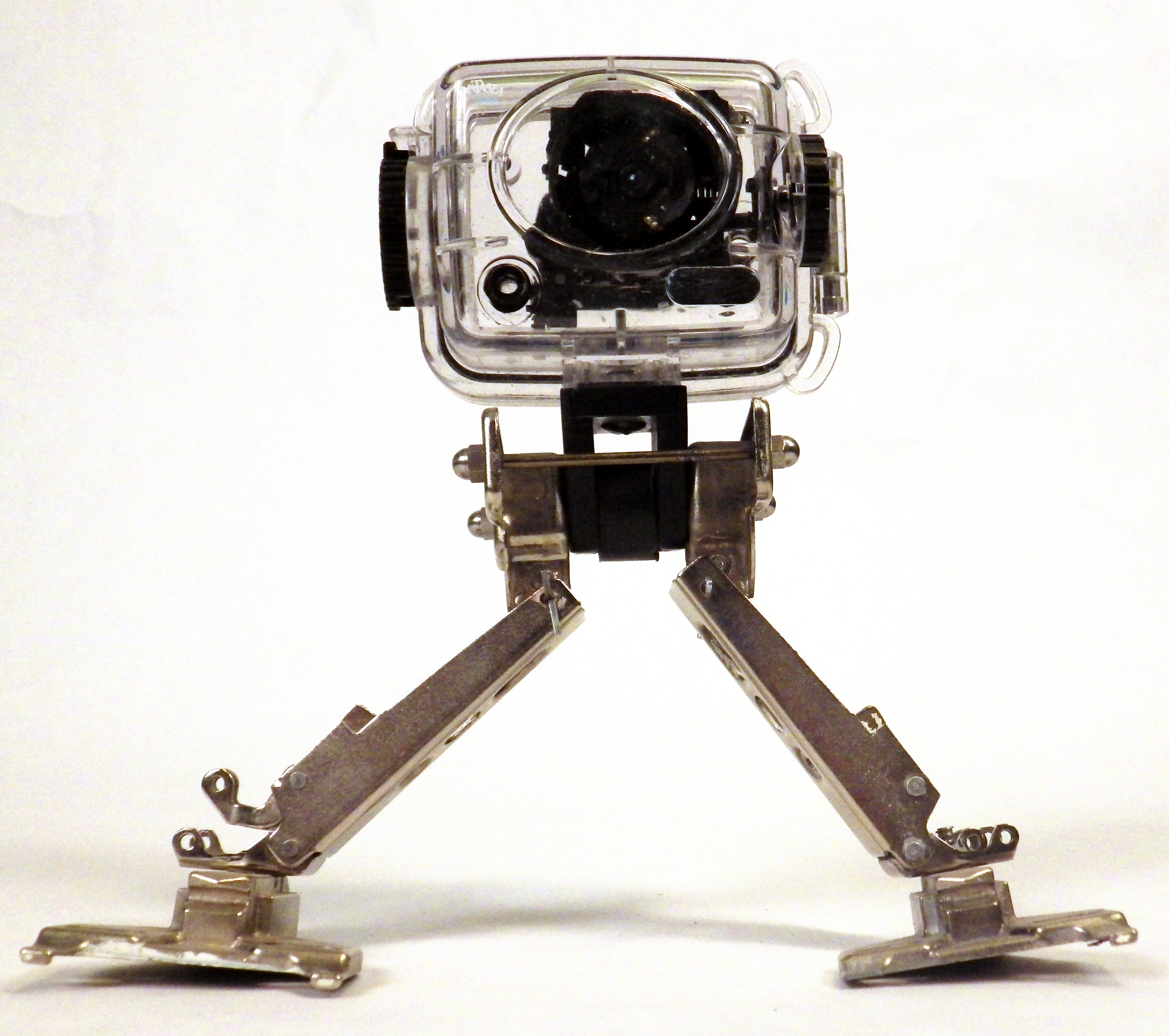 Smallish Robot Type Things – Shouter to Dead Parrots